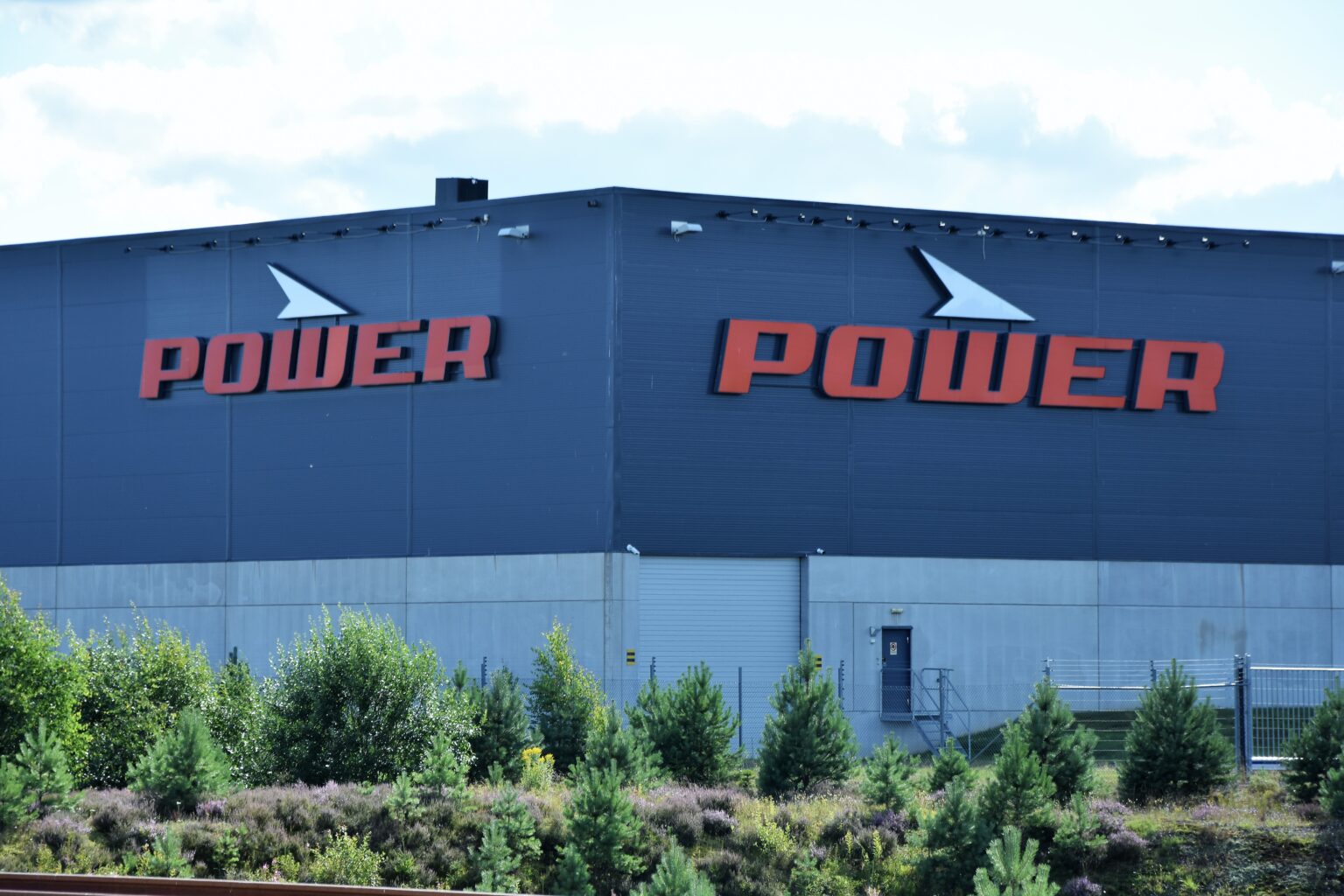 Power gör återtåg i Sverige – köper Mediamarkts butiker – Dagens Logistik