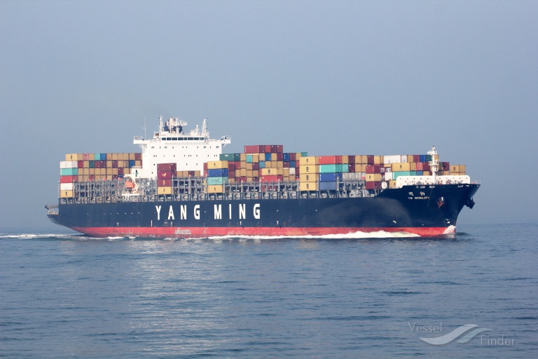 Explosion på containerfartyg i kinesisk hamn – Dagens Logistik